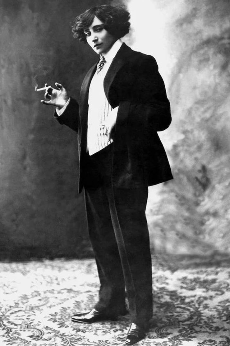 Histoire du smoking : du vestiaire masculin à l'émancipation féminine ...
